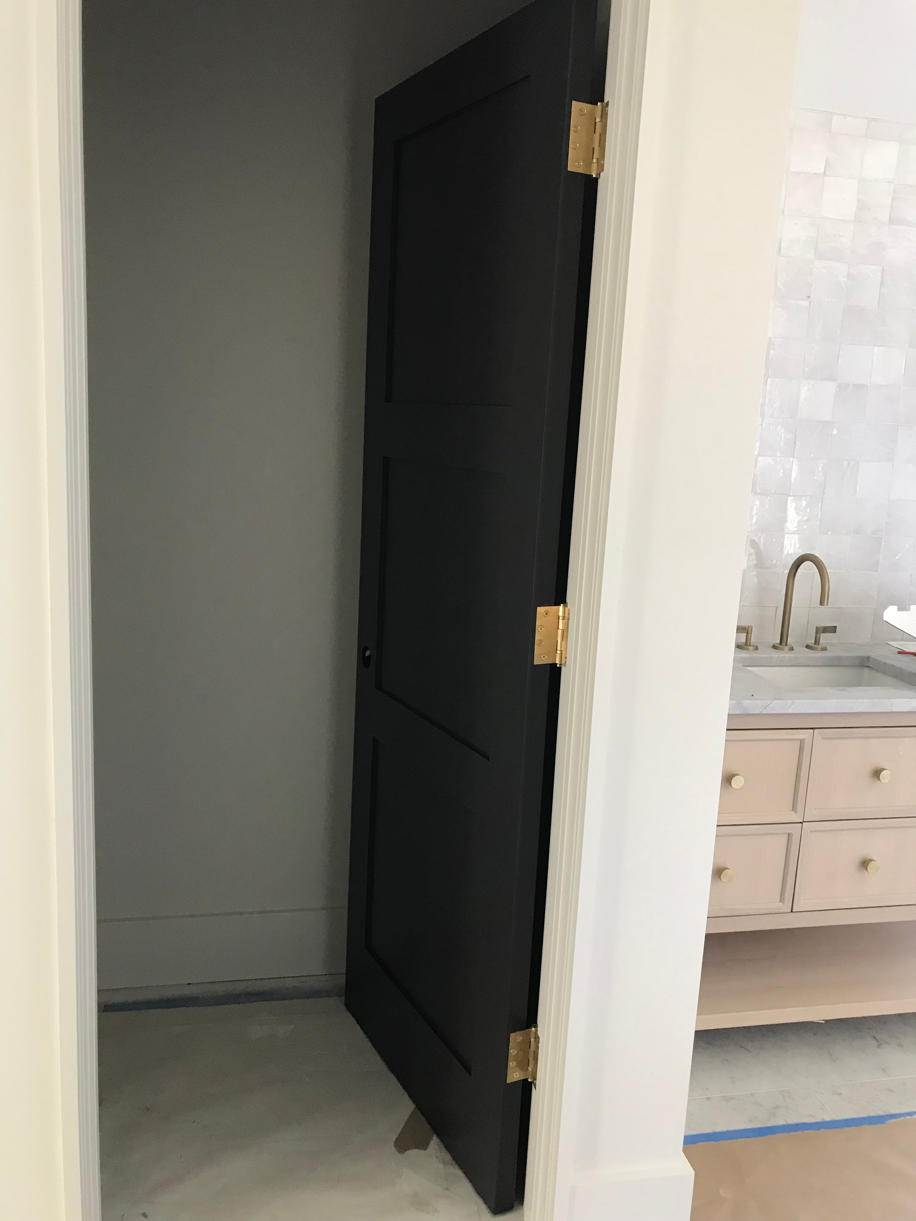 3 Panel Flat Equal Shaker Primed 6'-8" (80")