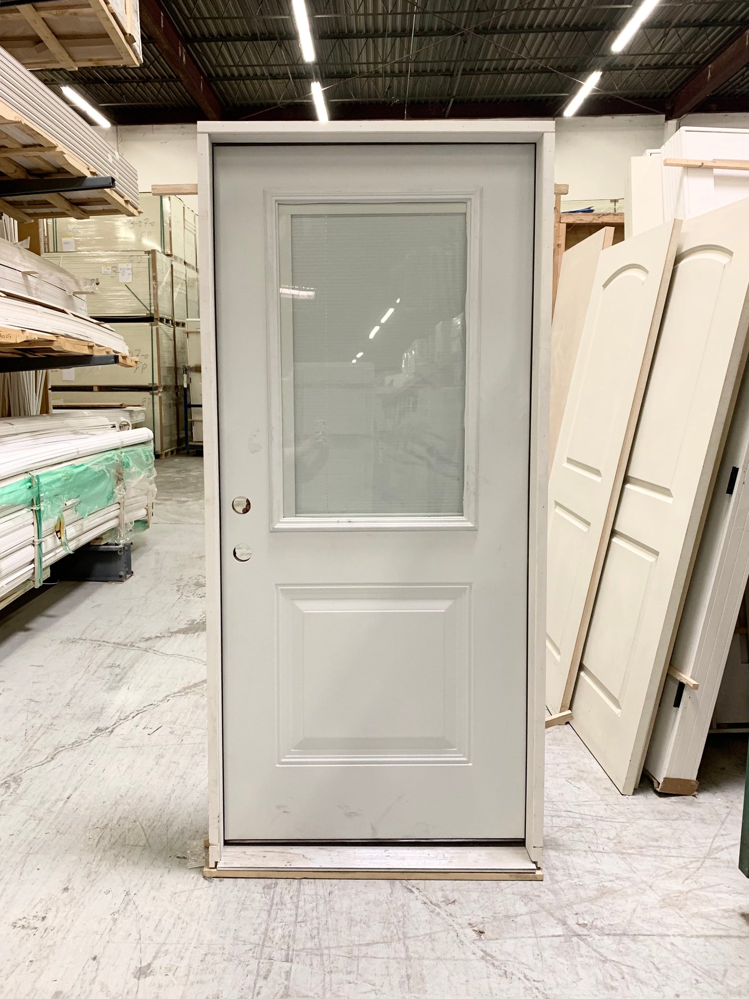 2 Panel Square with Blinds